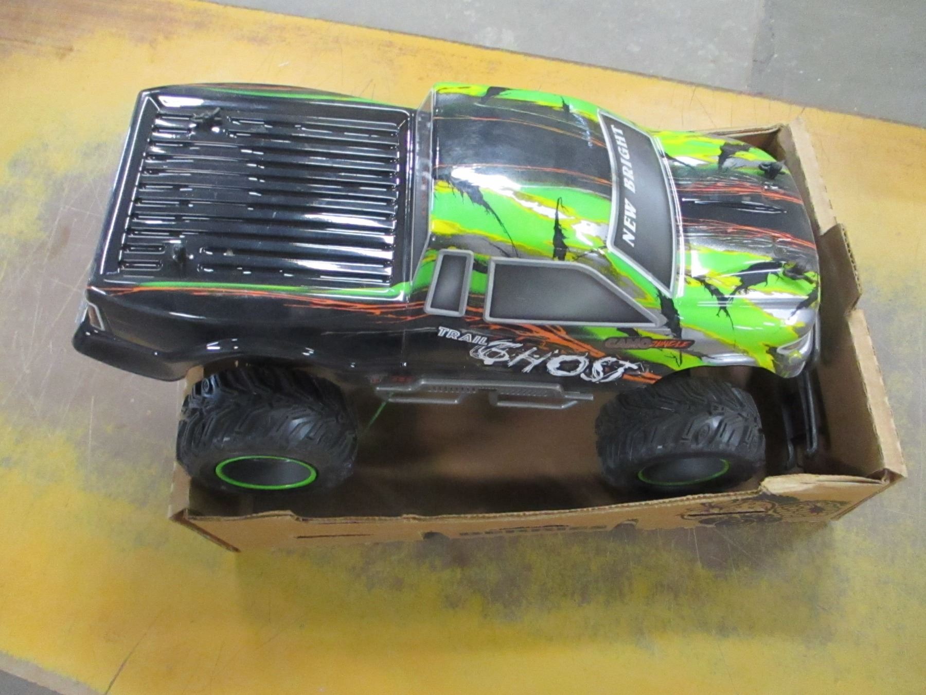 REMOTE CONTROL TRUCK (AS IS)