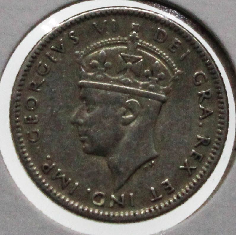 NEWFOUNDLAND 1943 SILVER 10 CENT COIN