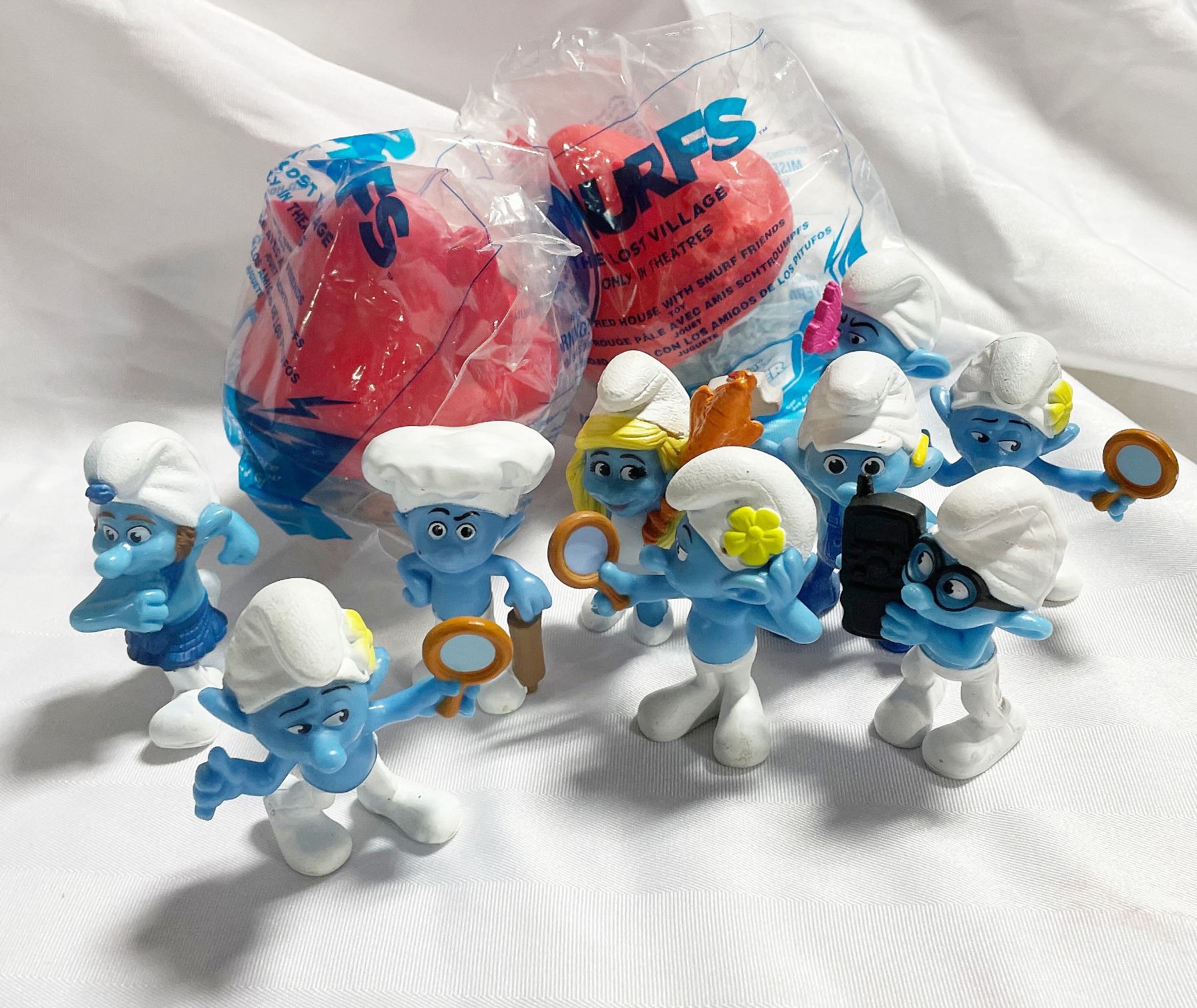 Smurf Happy Meal Houses and Figurines , Light red and the Red House