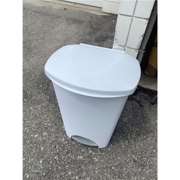 Sterilite step garbage can