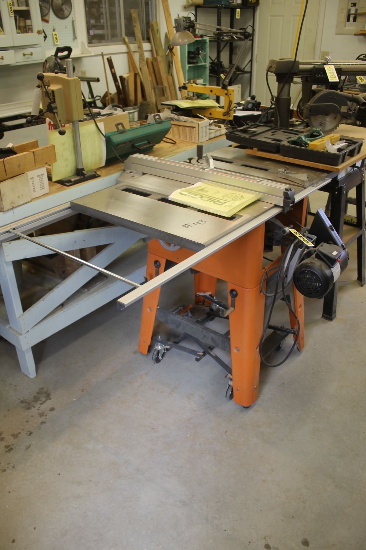 10" Rigid table saw & stand, mobile stand