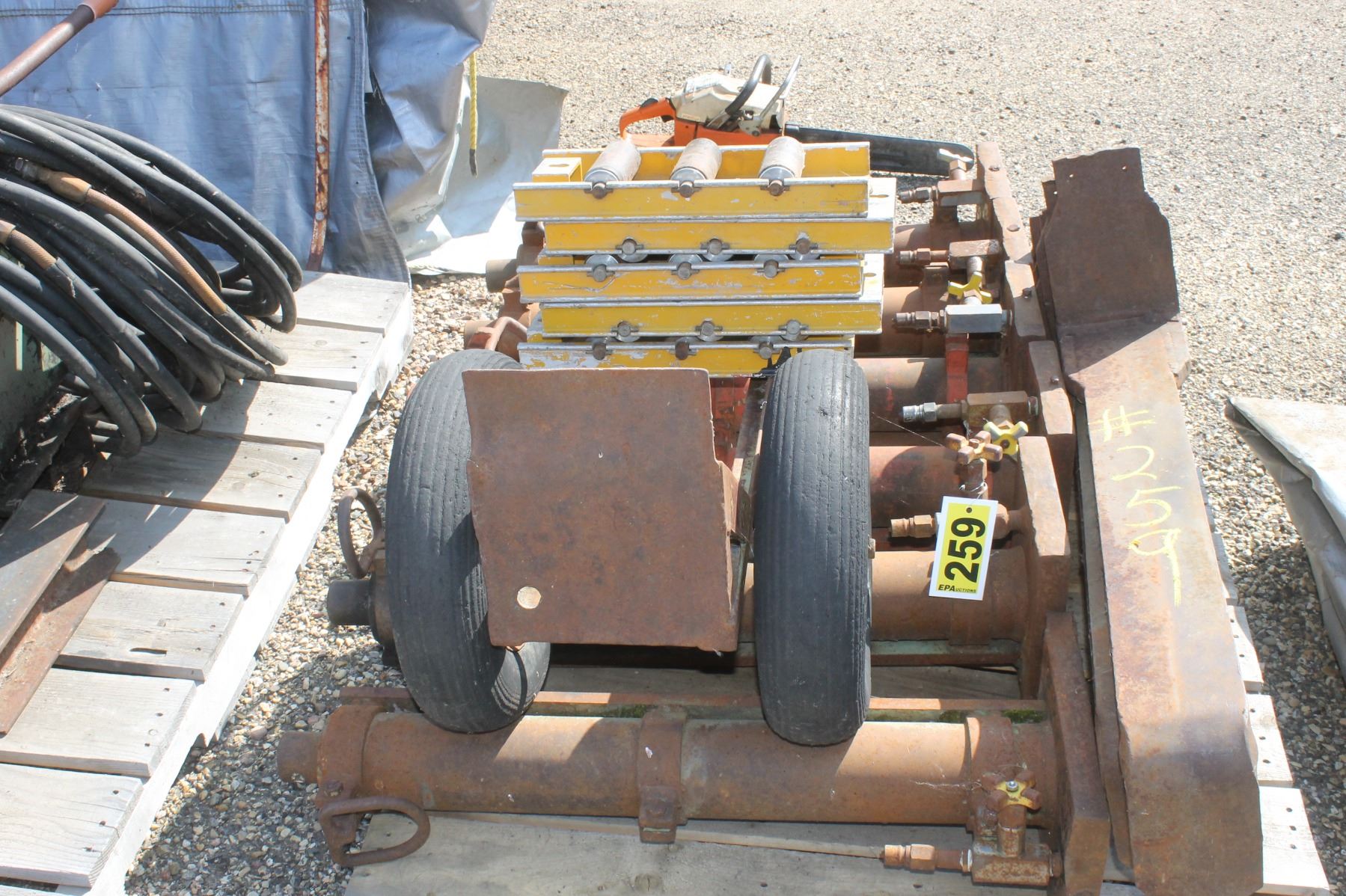 6 Hyd. jacks, 6 lift lags, 5 sets rollers, jack dolly.