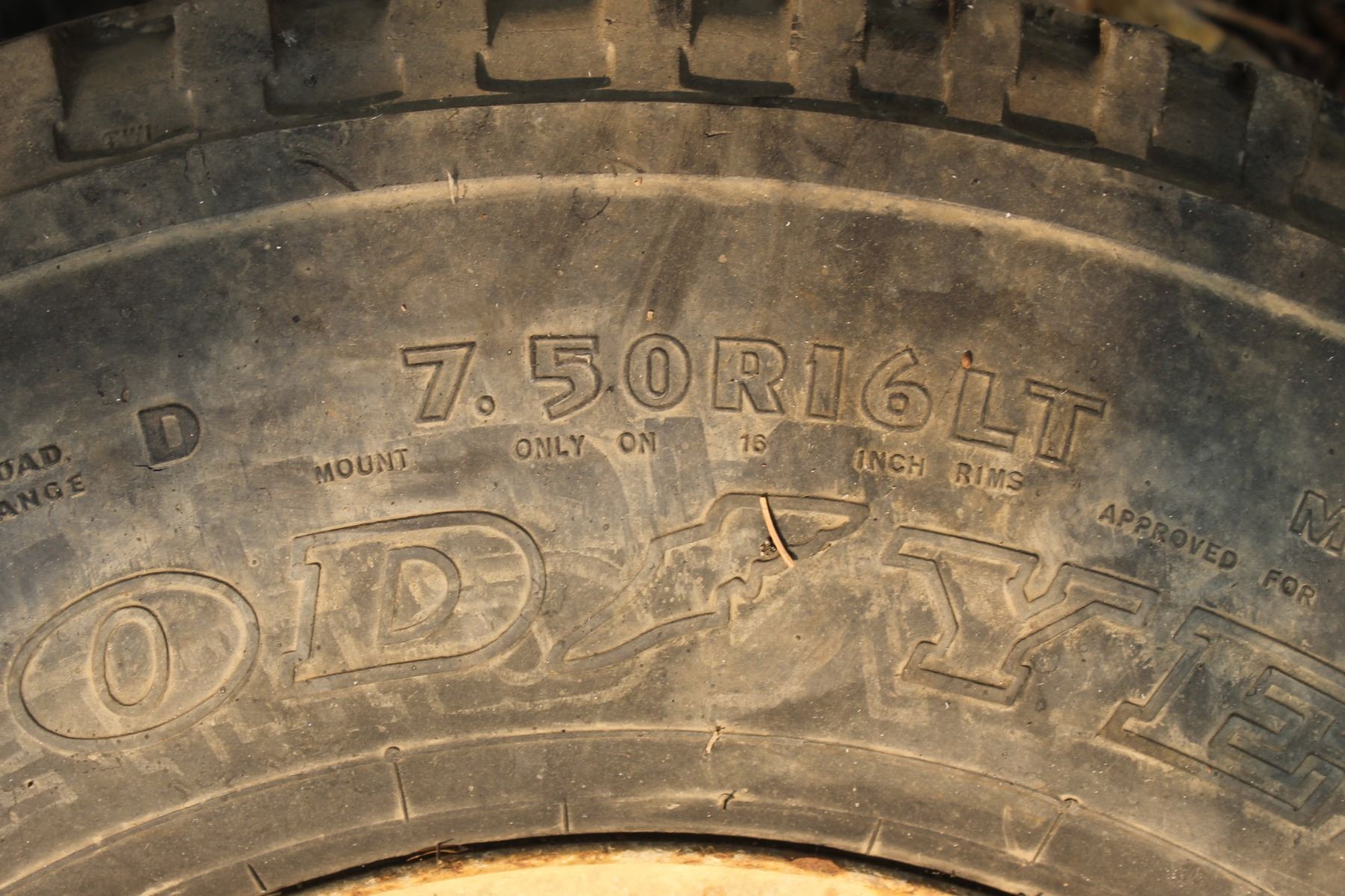 750 16 Tires and rims (4)