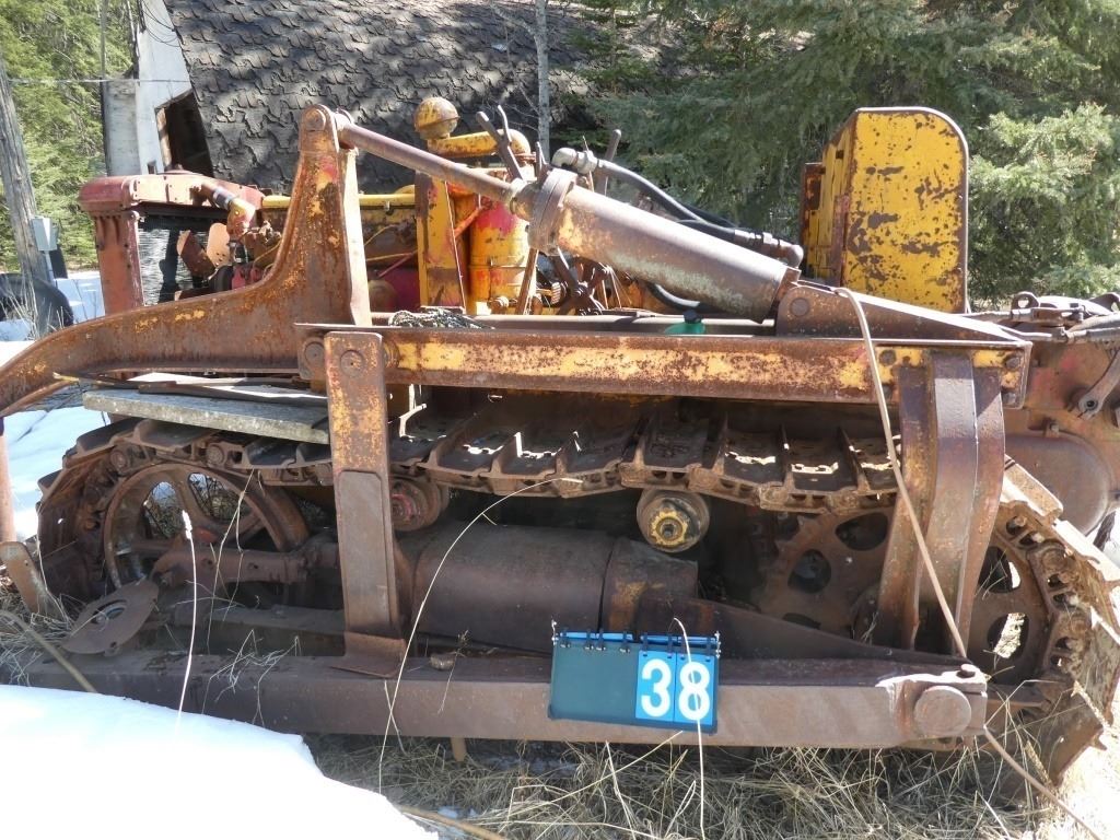 International Harvester Dozer c/w winch