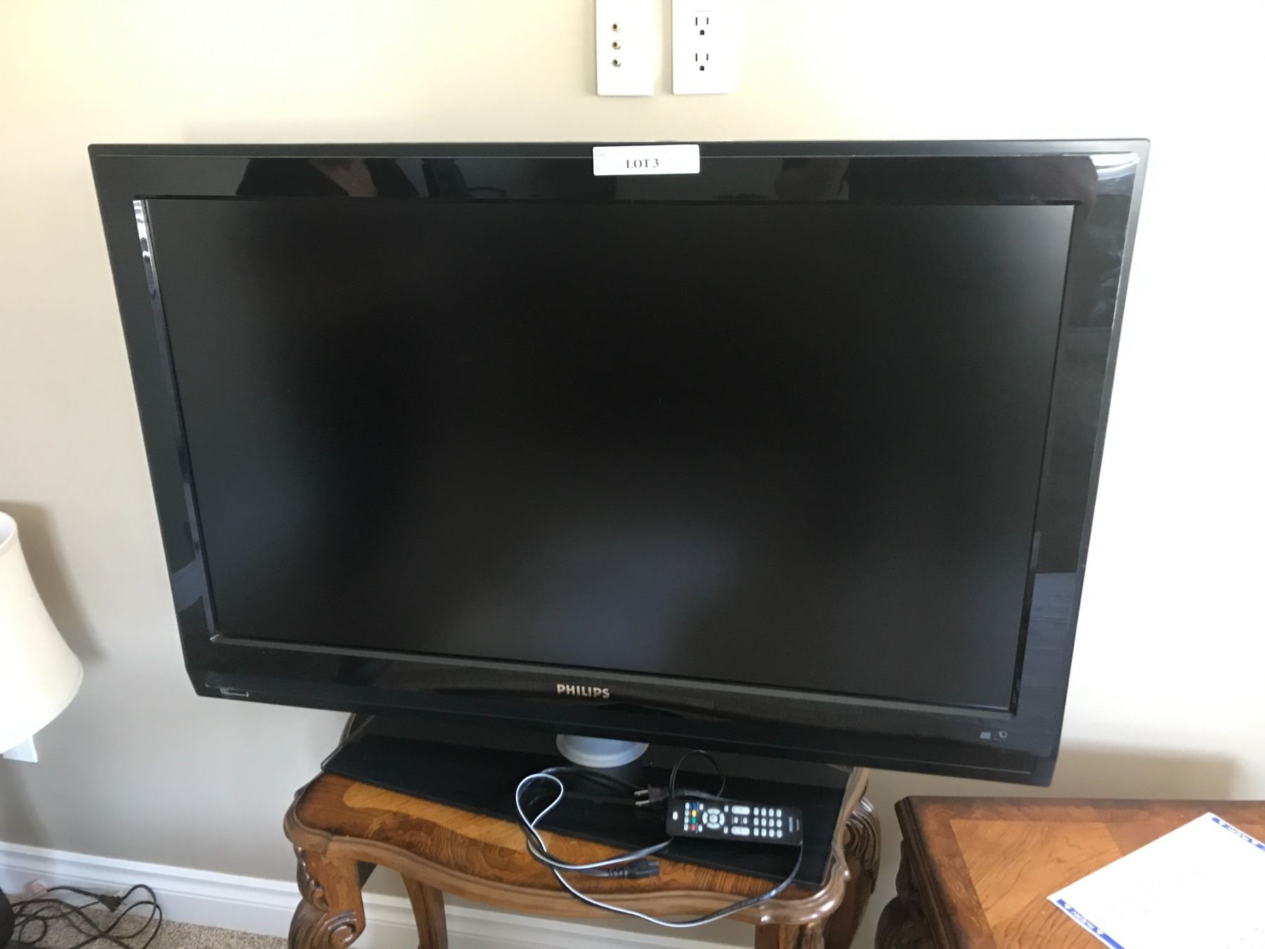 Philips Television - Beck Auctions Inc.