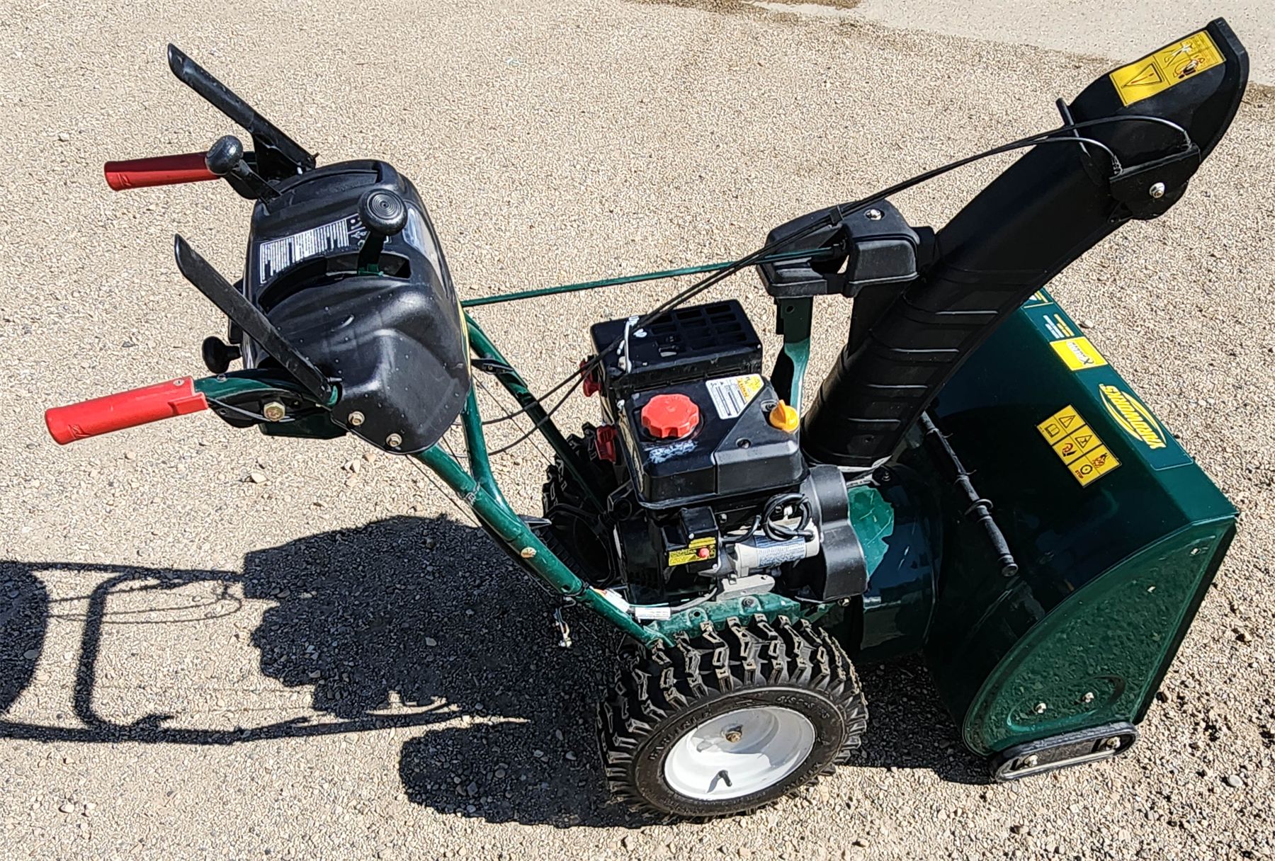YARDWORKS 26" ELECTRIC START SNOWBLOWER
