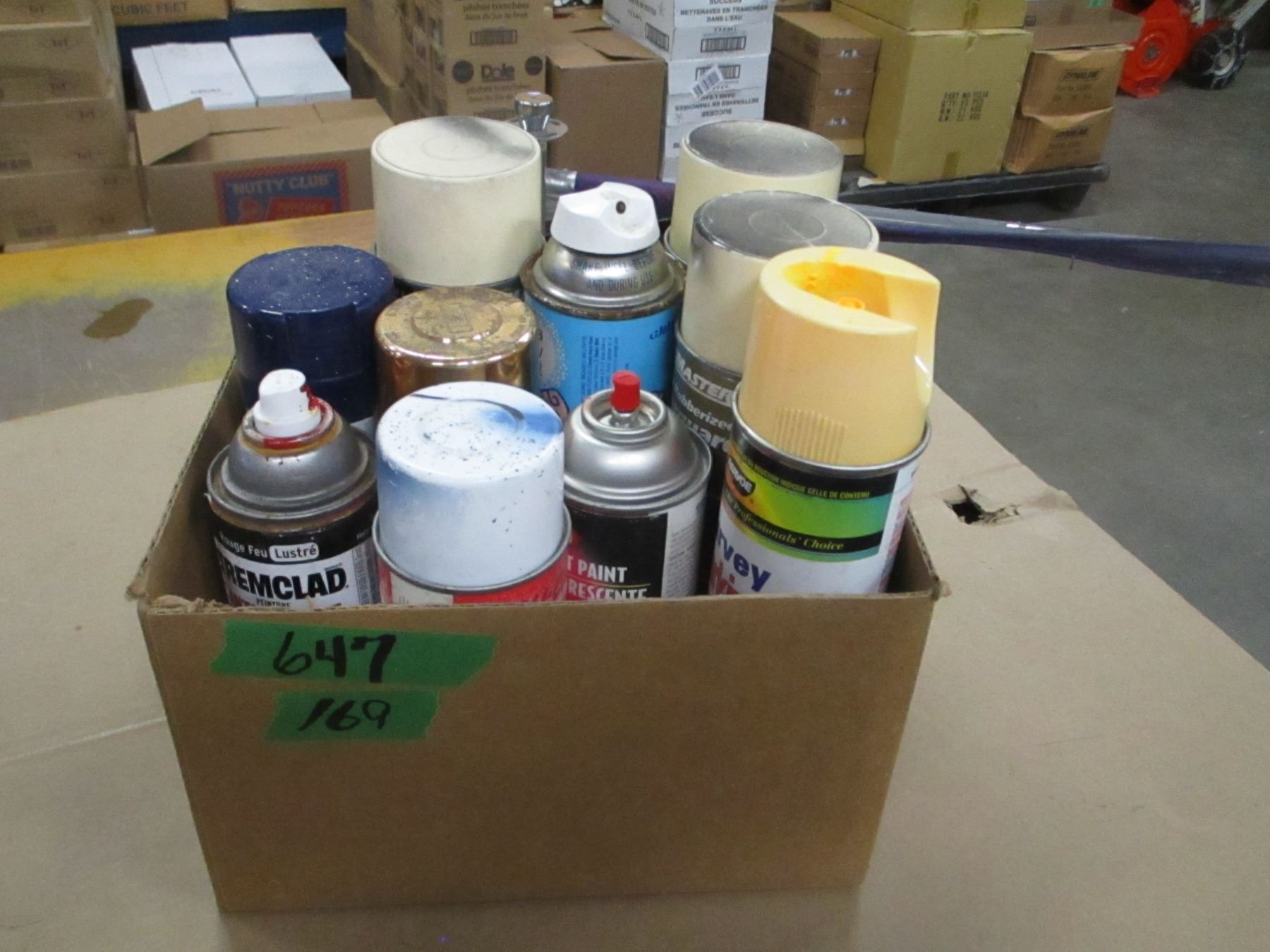 BOX C/W ASSORTED SPRAY PAINT