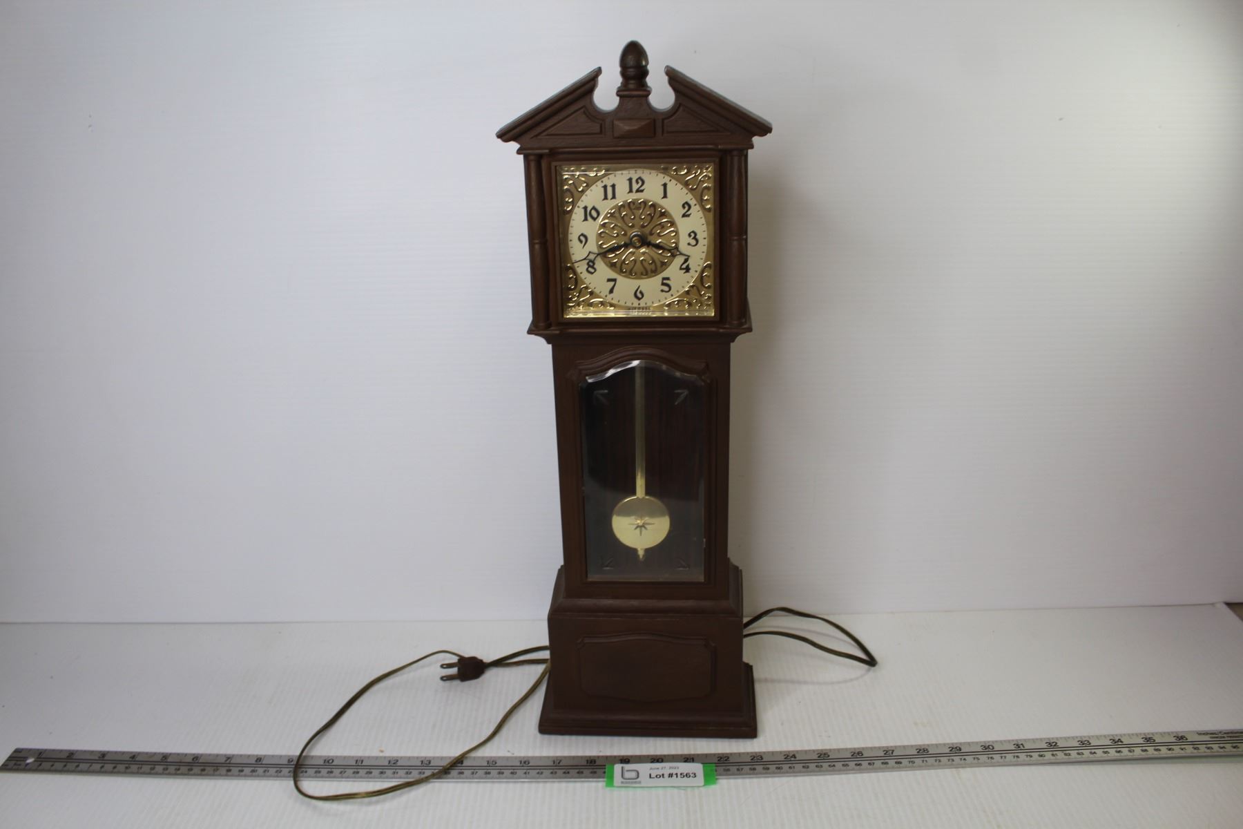Plastic Electric Grandfather Clock not Working Bodnarus Auctioneering Plastic Electric Grandfather Clock not Working Bodnarus Auctioneering