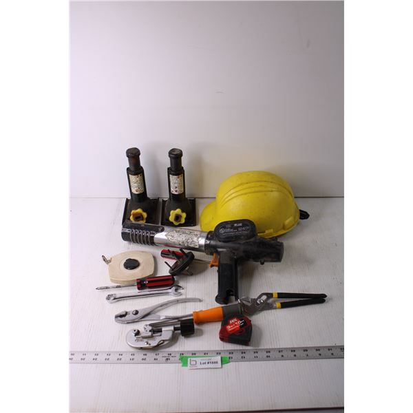 Caulking Gun Hard Hat And Misc Tools Bodnarus Auctioneering