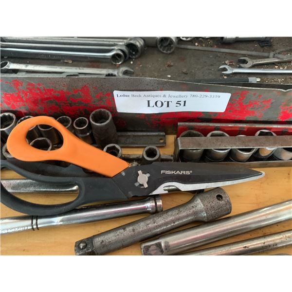 Socket Set Socket Wrench Pry Bars Extension Bars Wire Cutters Wire