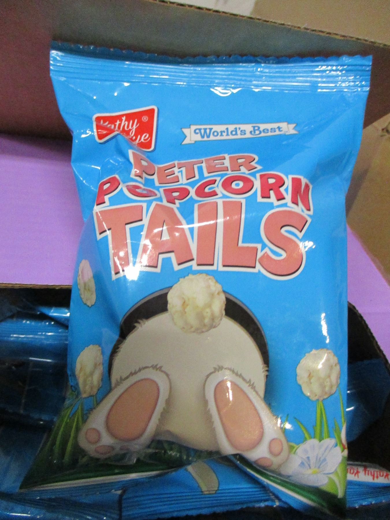 PETER POPCORN TAILS (12) - BOX (BEST BEFORE SEPT. 23, 2023)