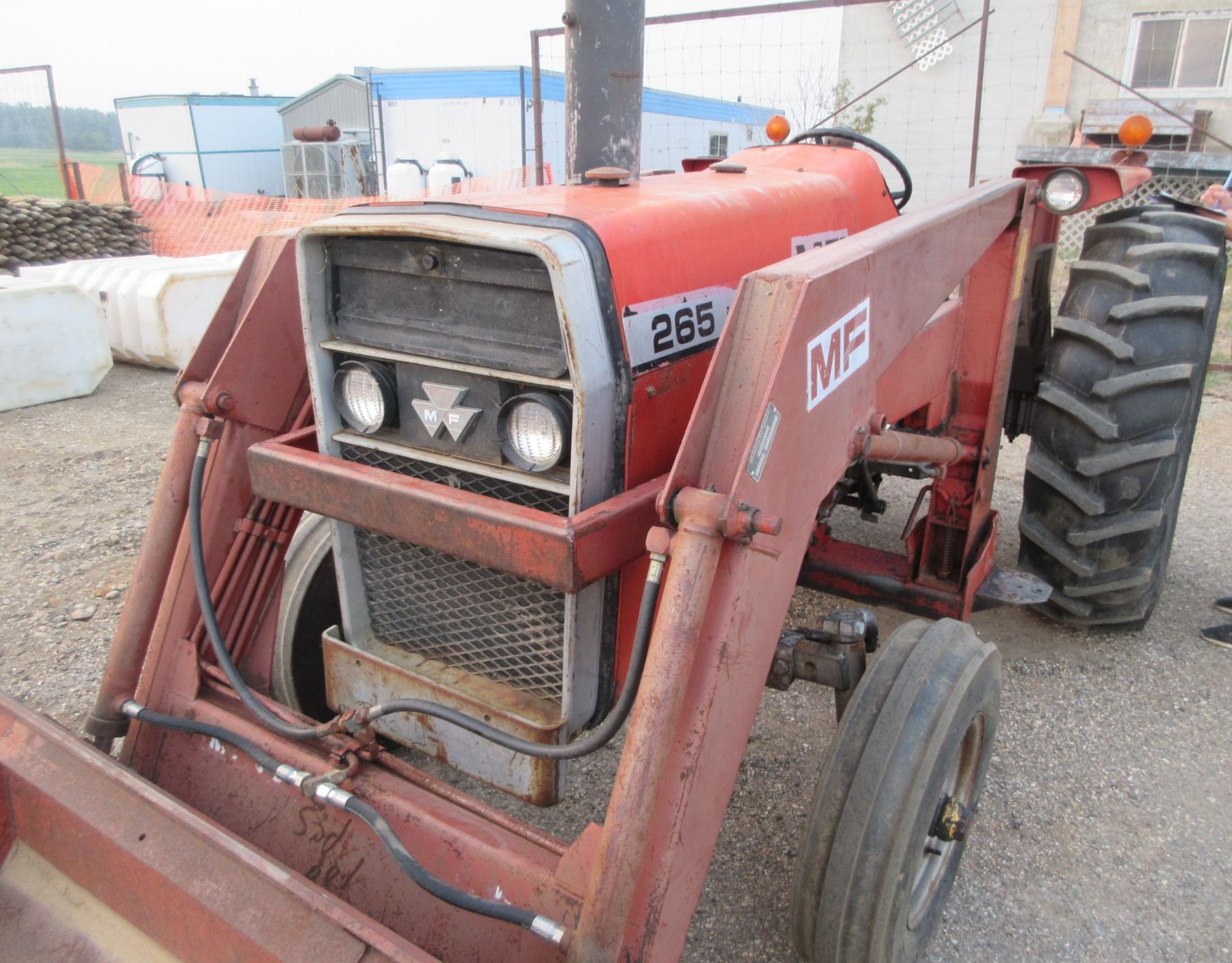 MASSEY FERGUSON 265 DIESEL TRACTOR C/W FRONT END LOADER