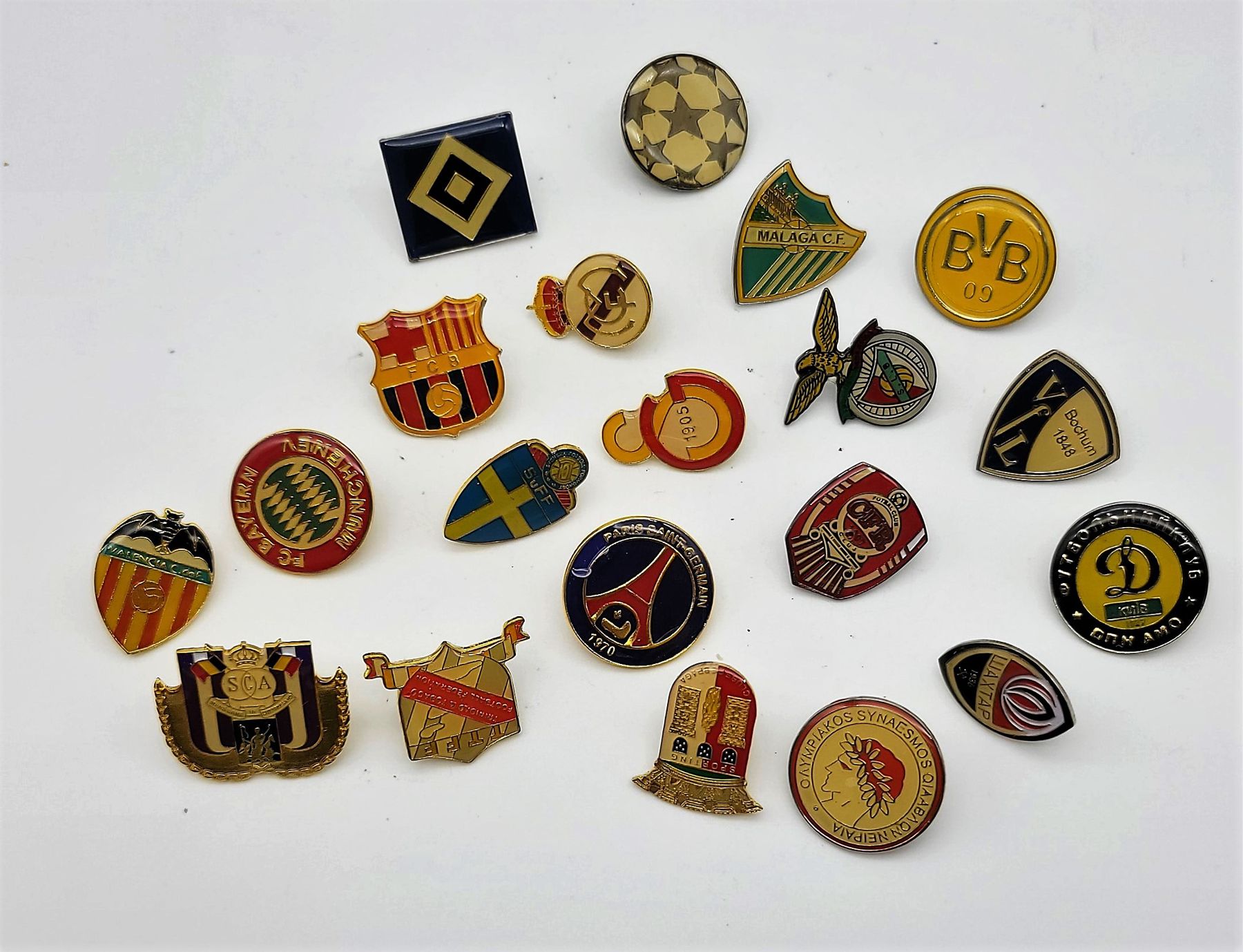 20 x European Football/Soccer Badge Pins all different