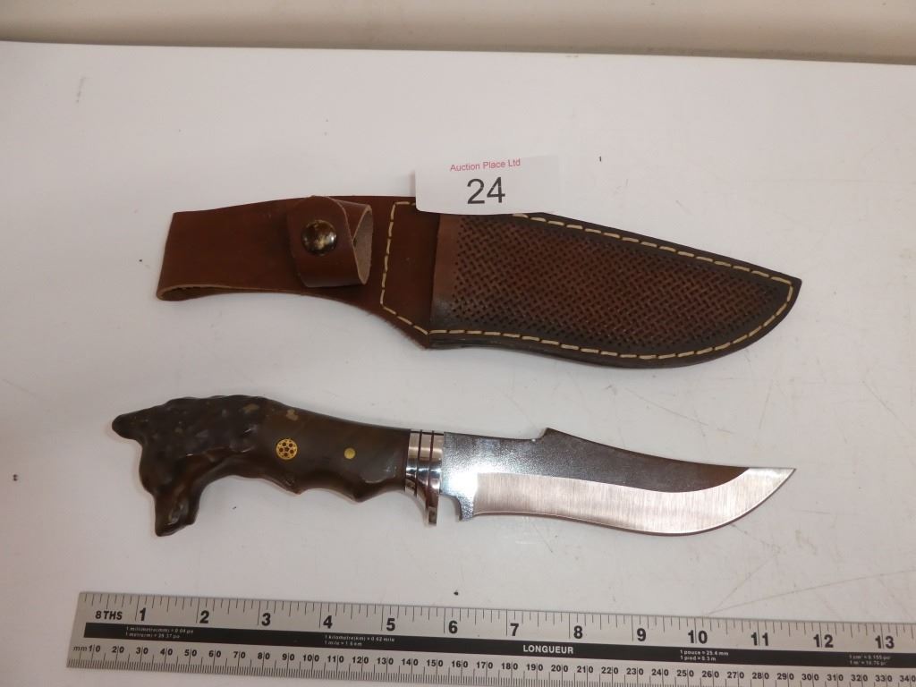 Wolf Handle Knife With Sheath