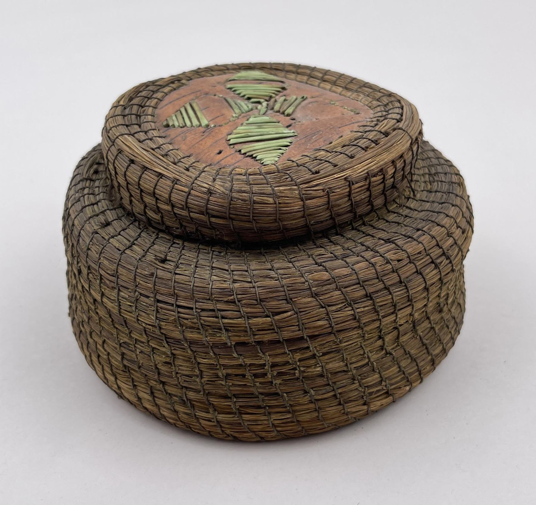 Antique Ojibwe Indian Sweet Grass Quilled Box