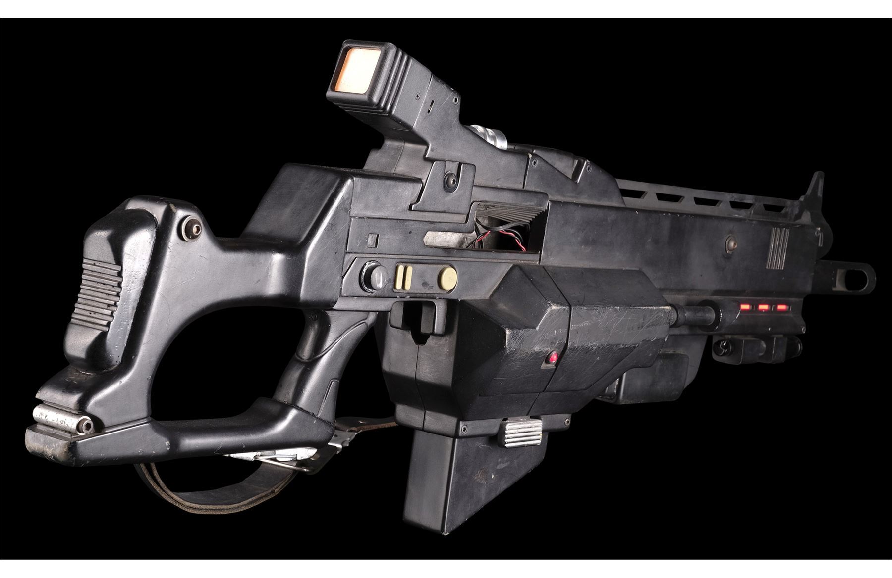 Lot #253: JUDGE DREDD (1995) - Light-Up Judge Hunter Rifle