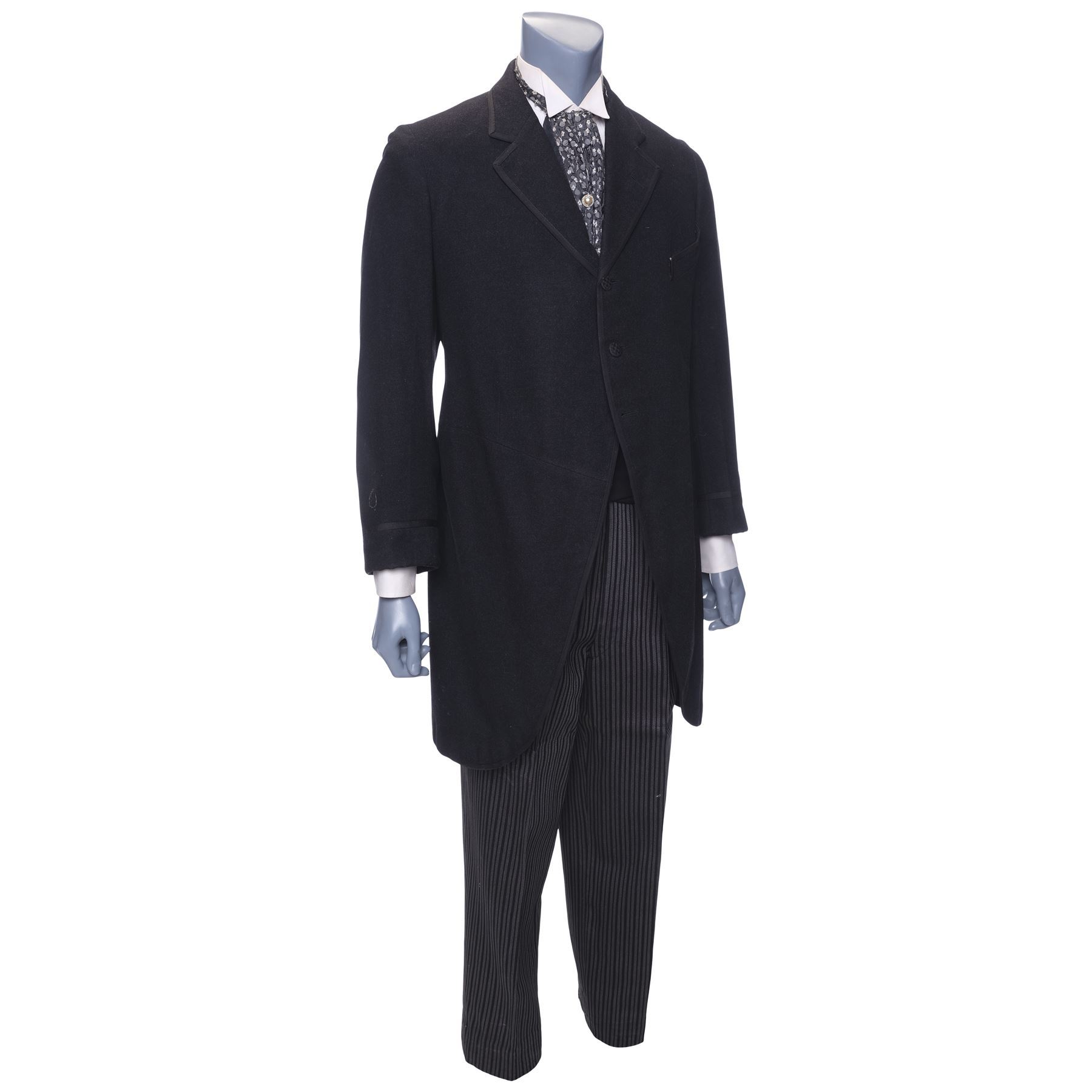 Lot #580: BATMAN RETURNS (1992) - Tucker Cobblepot's (Paul Reubens) Costume