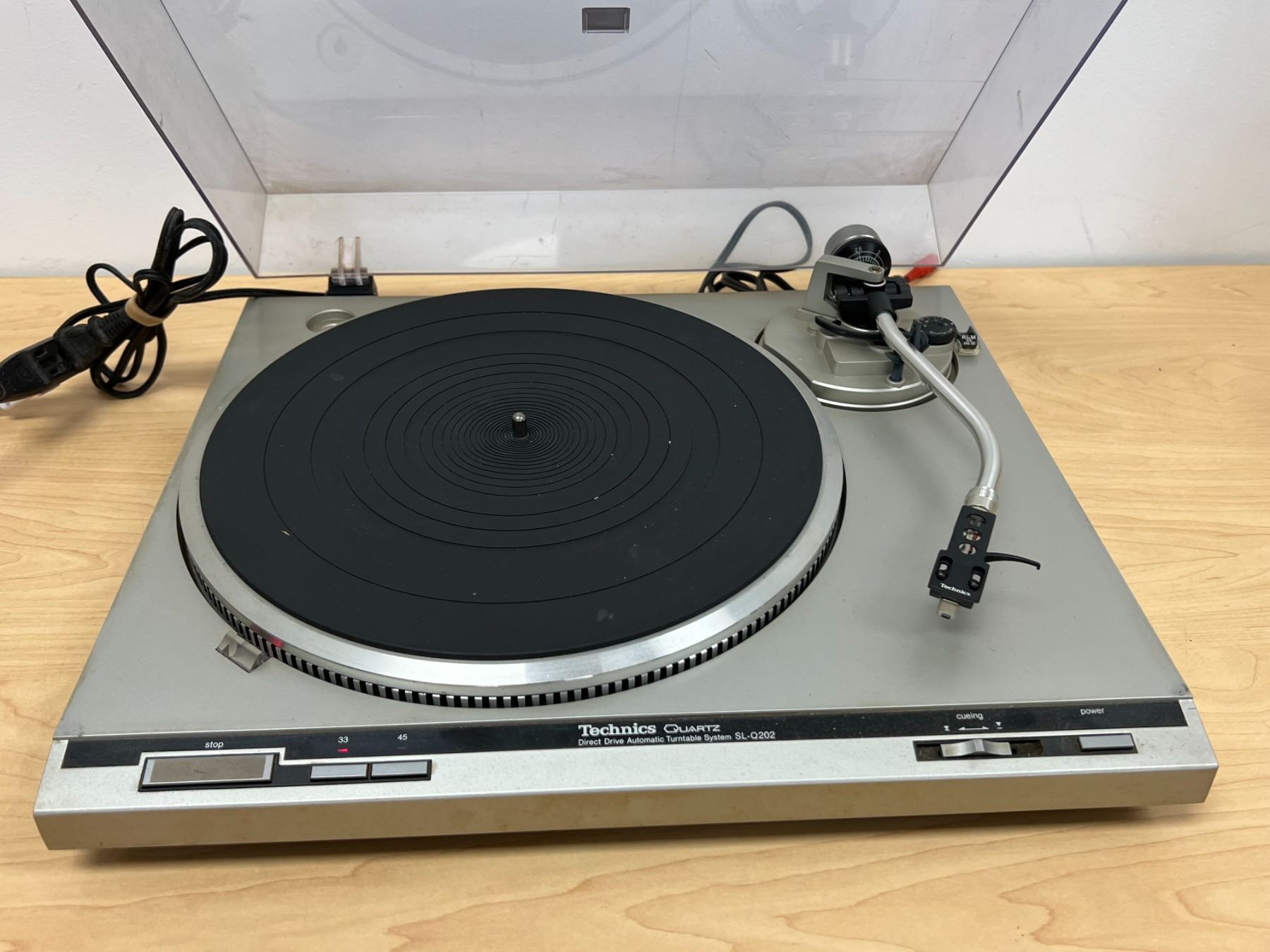 Vintage Technics Quartz Direct Drive Automatic Turntable System SL-Q202