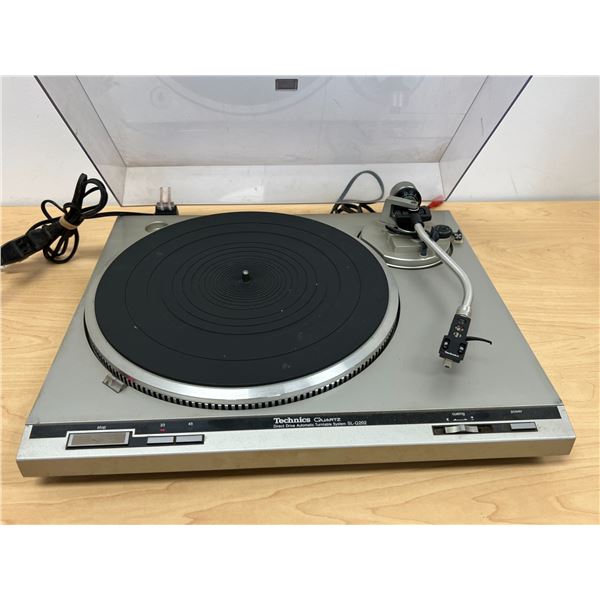 Vintage Technics Quartz Direct Drive Automatic Turntable System SL-Q202