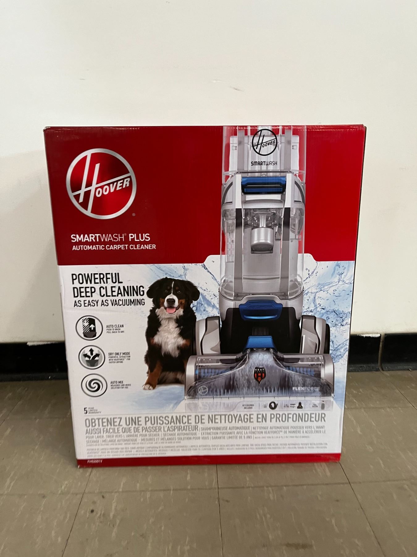 Hoover smartwash plus carpet cleaner. Appears to be new in box. See photos