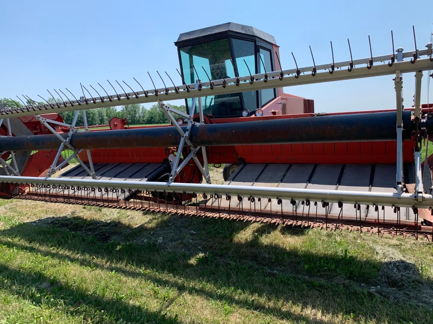 Hesston 6450 Swather - 18ft header