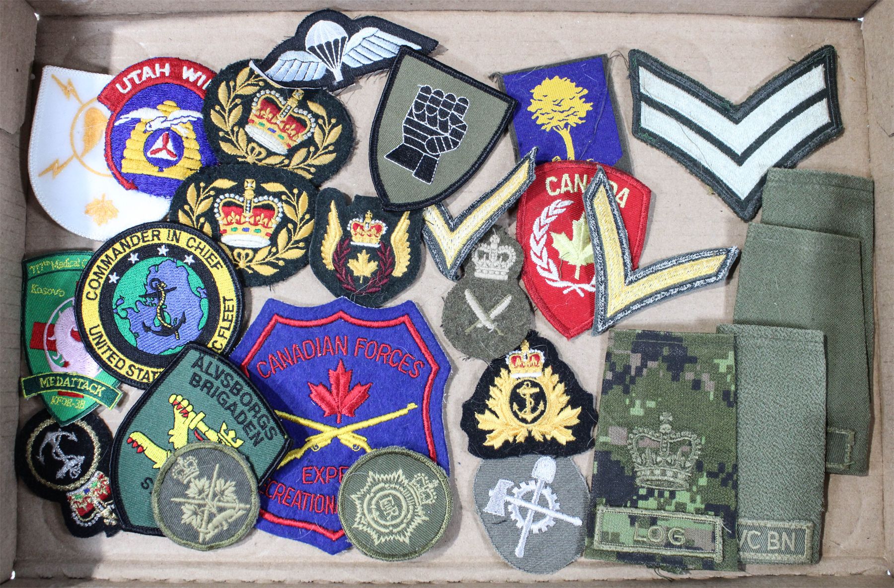 MILITARY CRESTS AND PATCHES