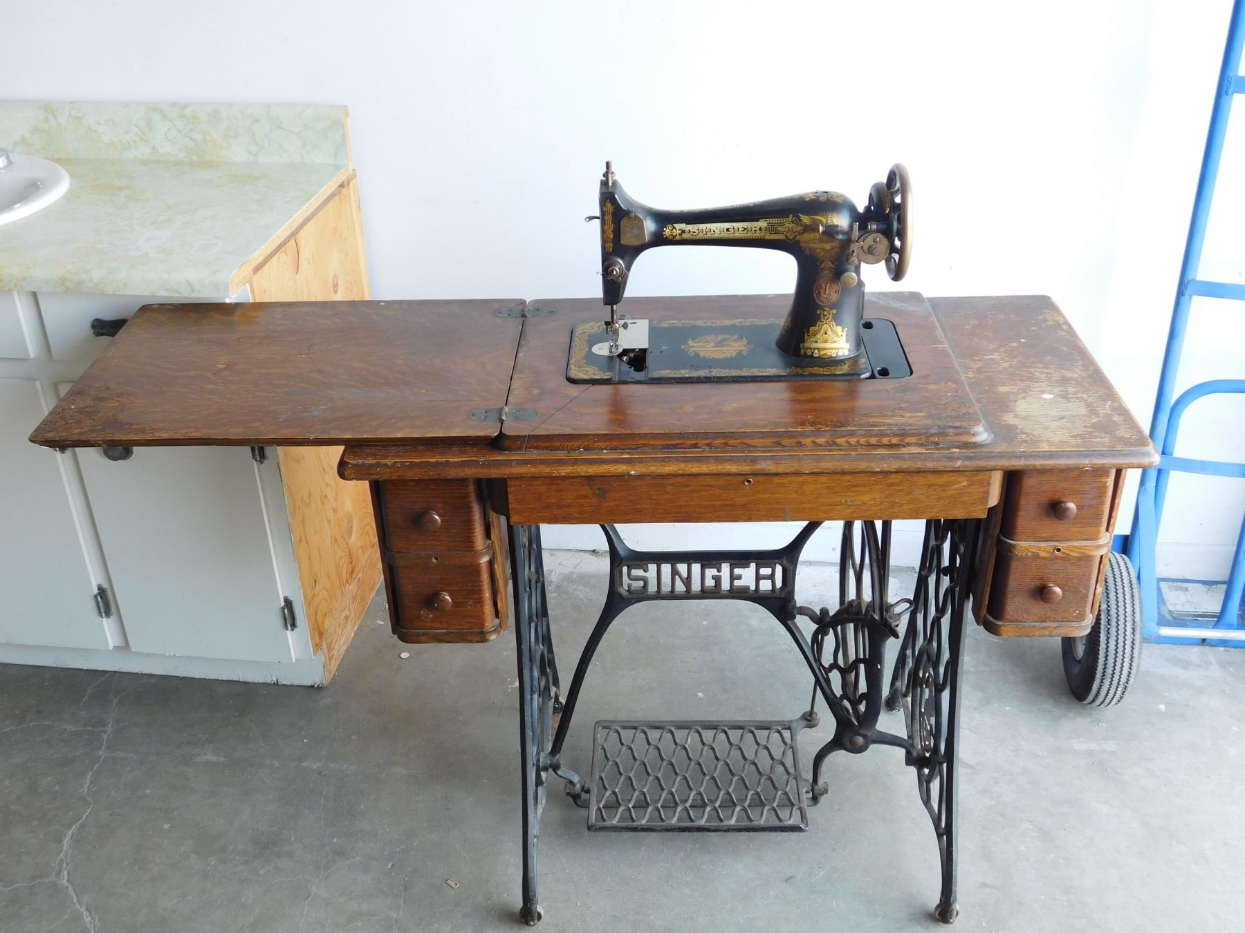 Treadle Singer Sewing Machine Table *for restoration*