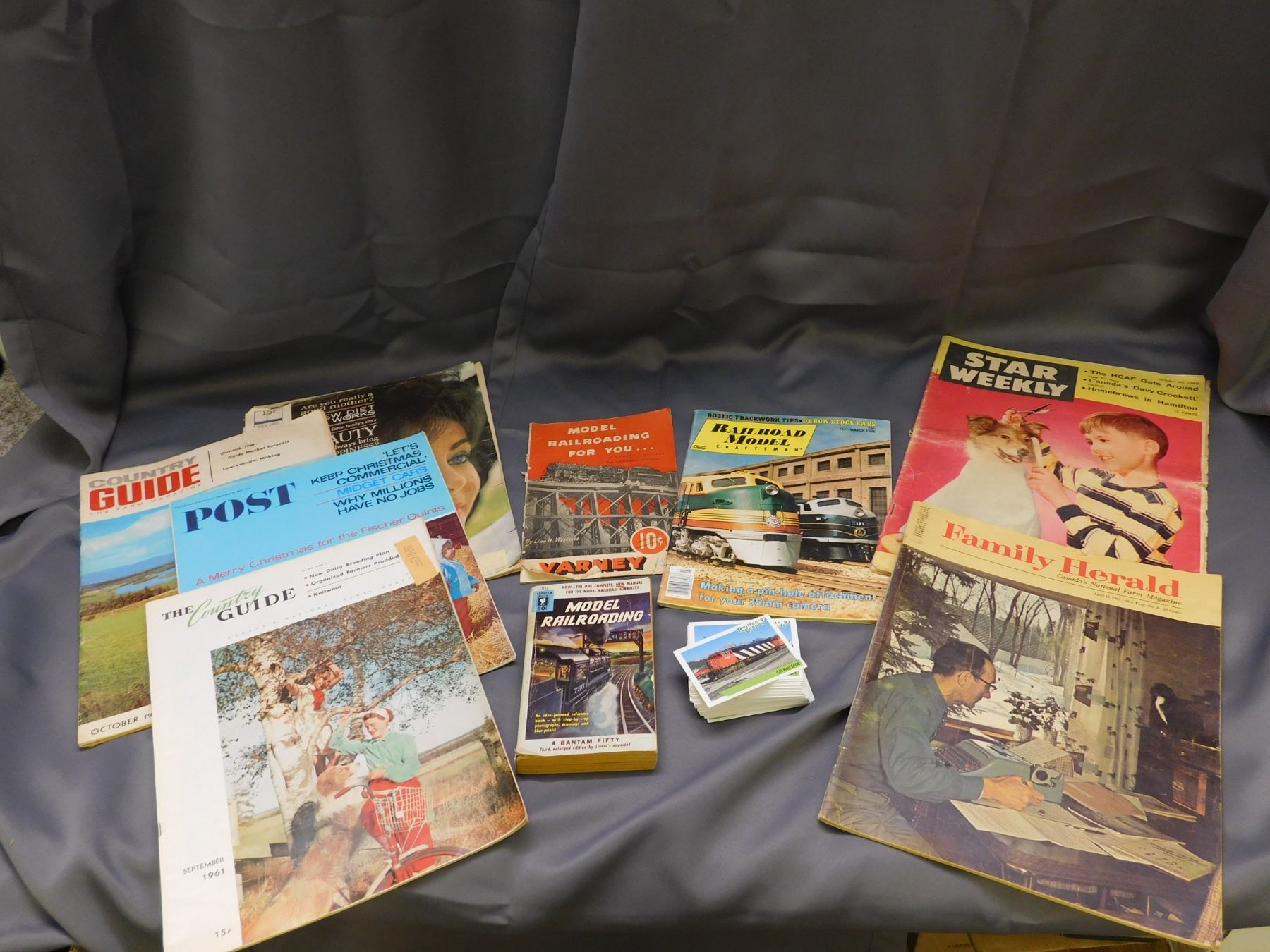 Lot of 10 Assorted Vintage Magazines, Books, Railroad Cards RCAF ...