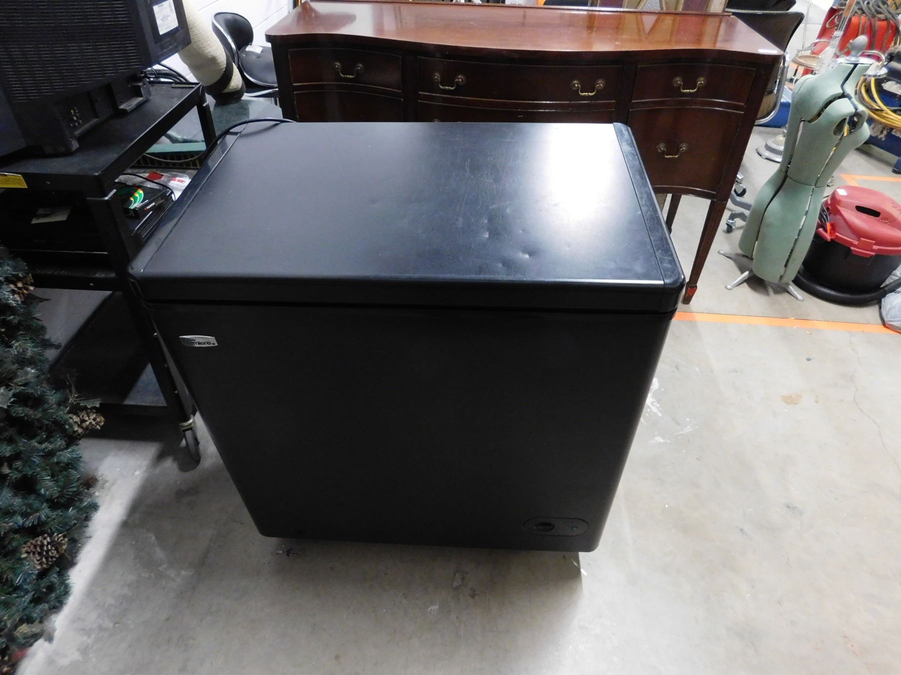 Danby 2018 Deep Freezer Storage Ice Chest DCF055A1BP 5.5 Cubic Feet