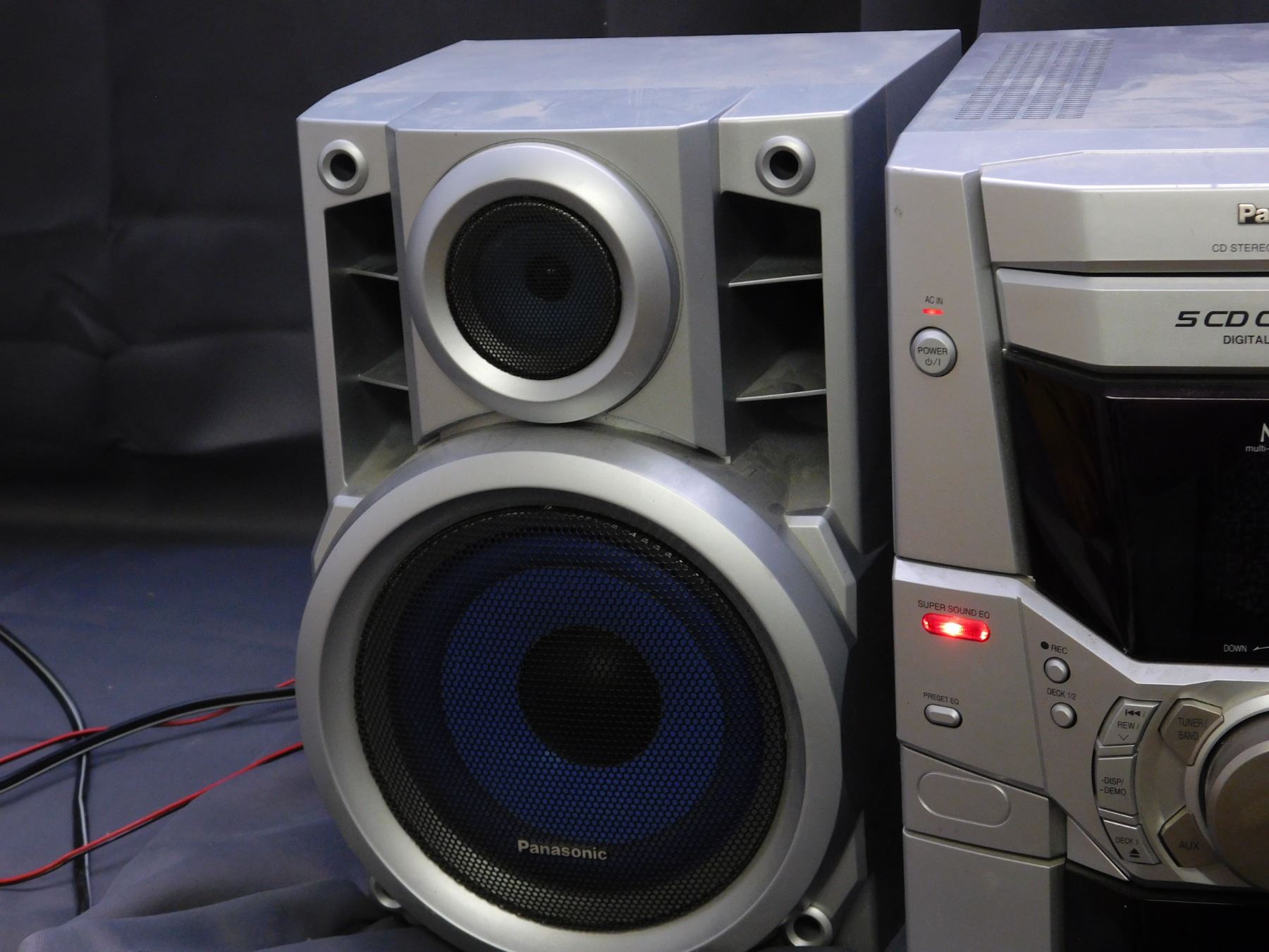 Panasonic 5 CD Changer and Cassette Tape Player, With Speakers System