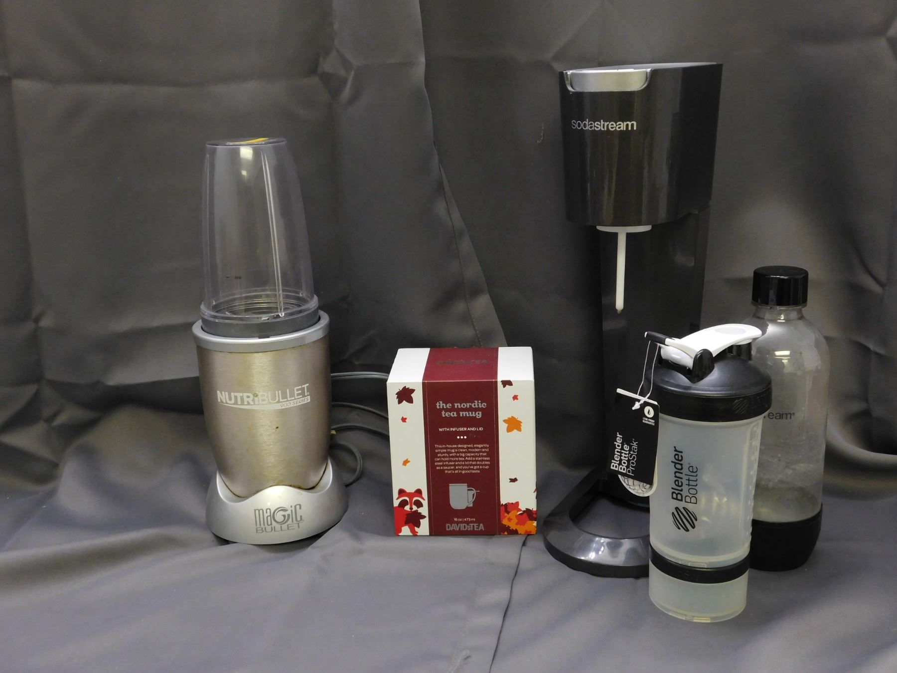 Lot of 4 Soda Stream, Blender Bottle, Nutri Bullet Magic Blender ...