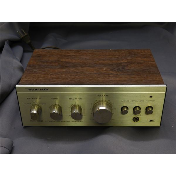 Realistic SA-102 Integrated Stereo Amplifier