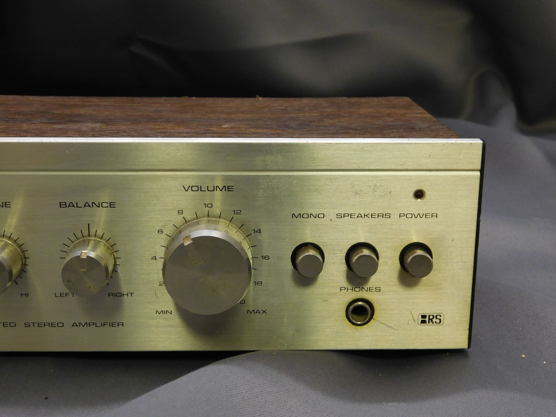 Realistic SA-102 Integrated Stereo Amplifier