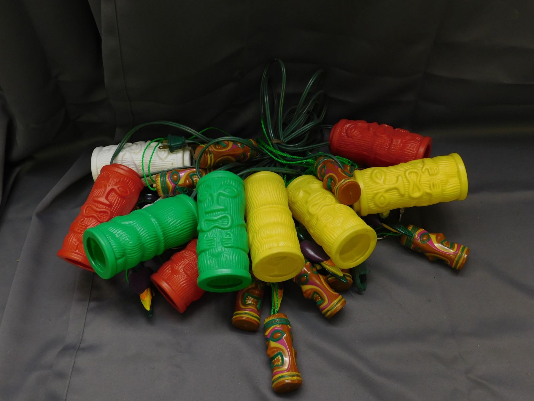 Vintage Blow Mold Tiki 10-Bulb String Lights Patio Lanterns and Tiki ...