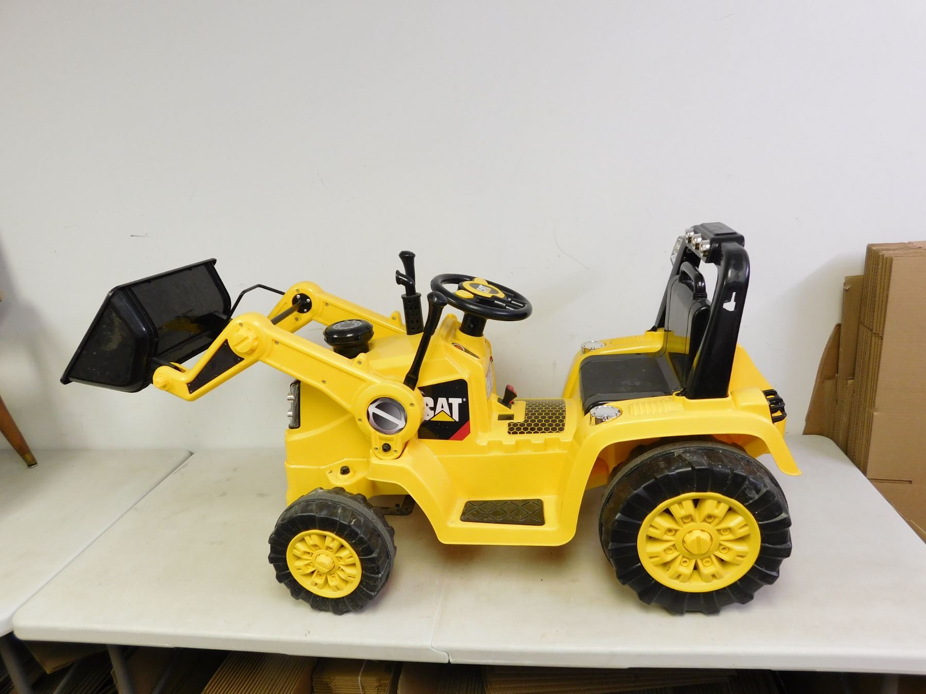 CAT Battery Operated Ride-On Tractor for Kids WORKS New Battery *no ...