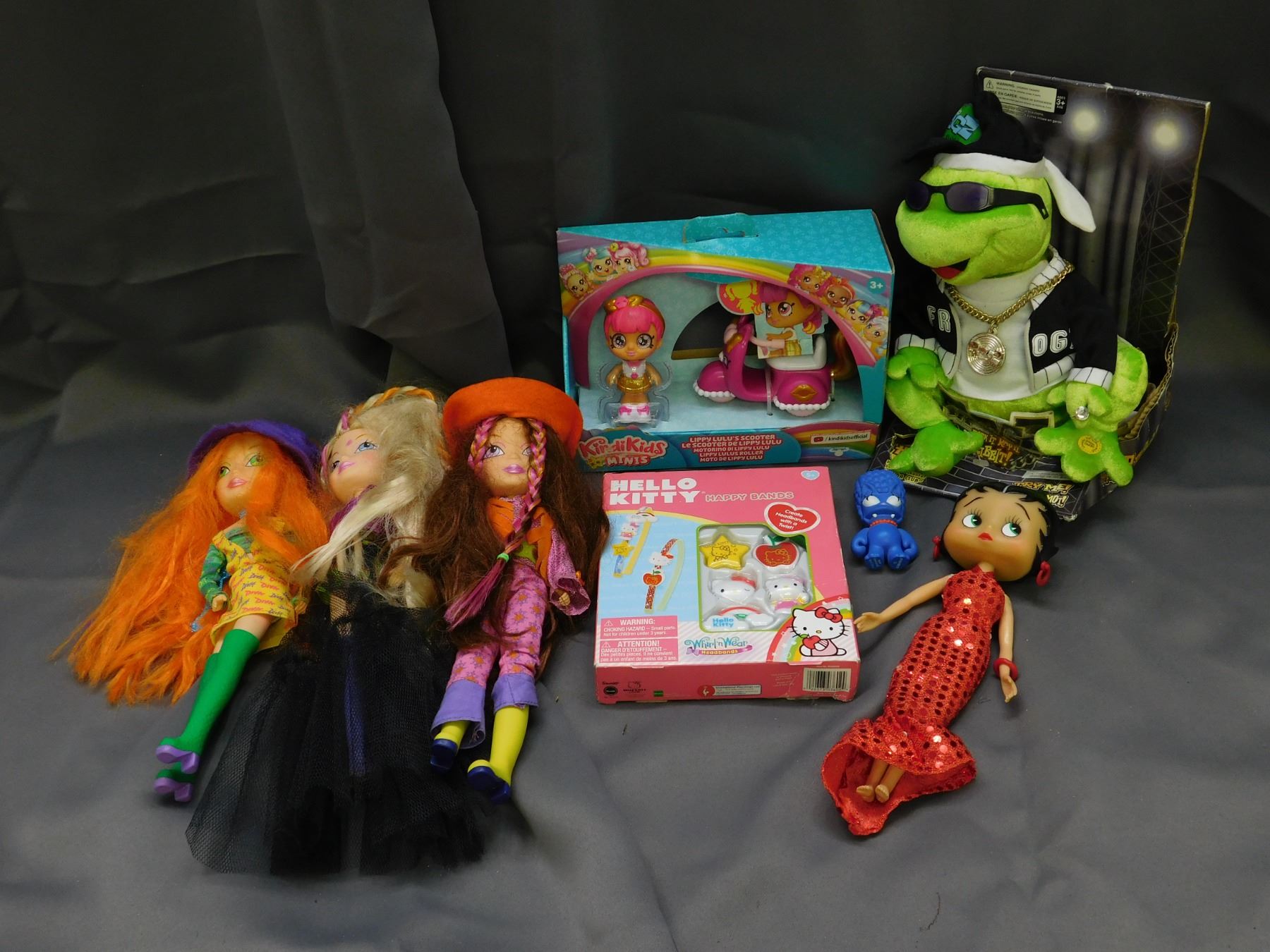 Lot of 8 Assorted Toys Dolls, Betsy Boop, Hip Hop Frog, Hello Kitty ...