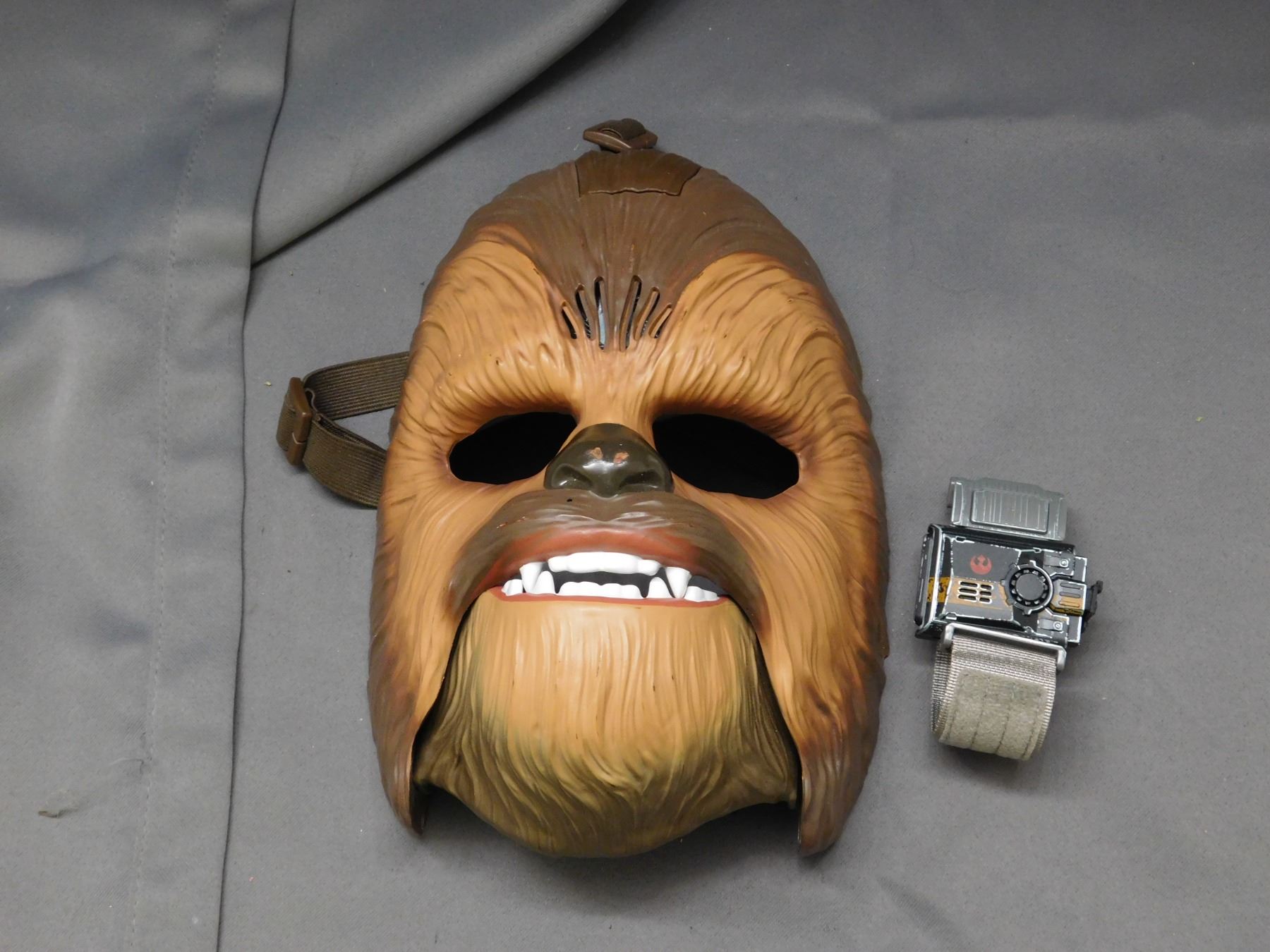 Chewbacca Plastic Talking Mask, SPHERO Star Wars Force Band Watch