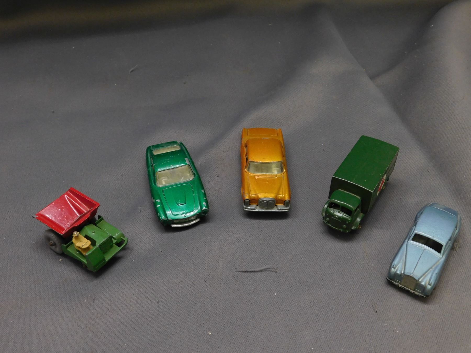 Lot of 5 Lesney Matchbox Cars 1950s 60s Die Cast Toys