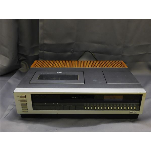 RCA Selectavision Top Load Cassette Player / Recorder Model VGT300