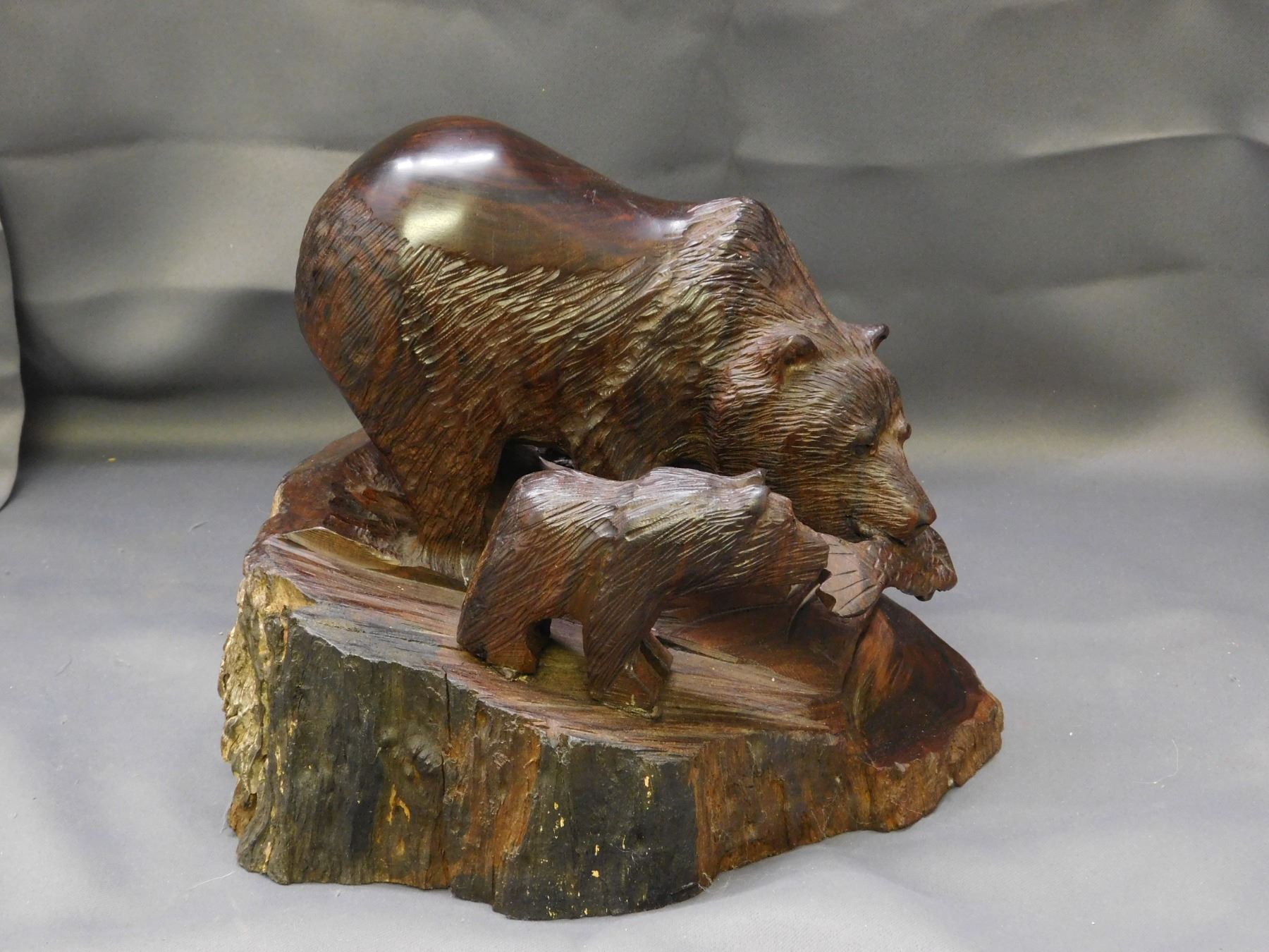 Wood Carving Grizzly Bear Family