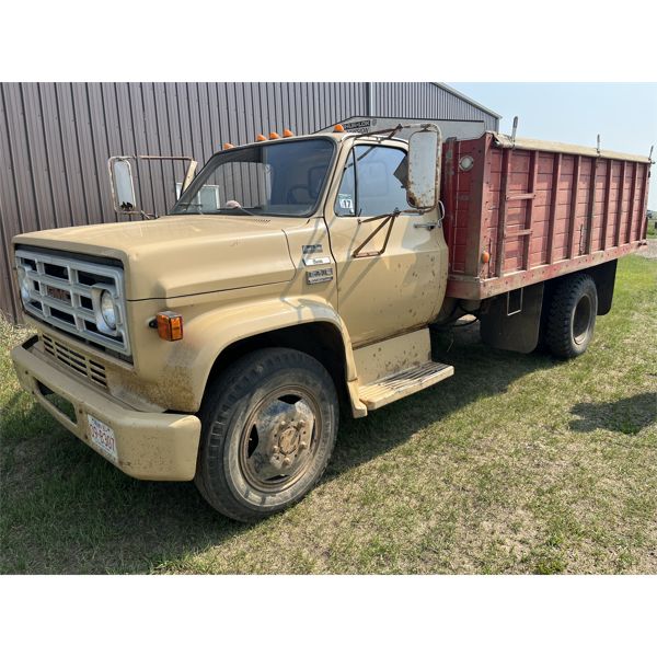 1976 GMC 5000 350 Engine, 4Speed, 14ft Wood Box, Hoist, Extra Hydraulic