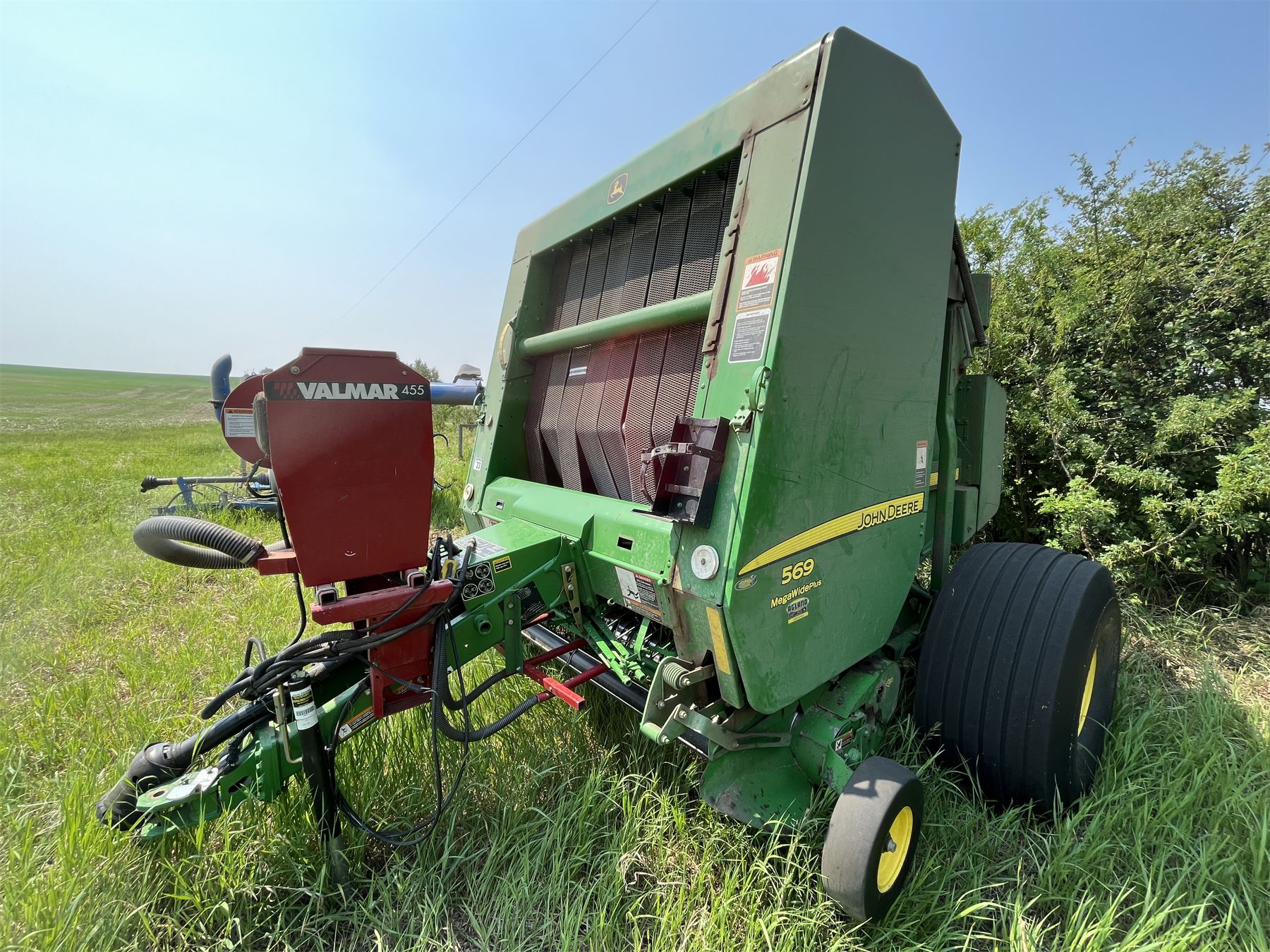 2014 569 John Deere Baler, Netwrap/twine, Valmar 455