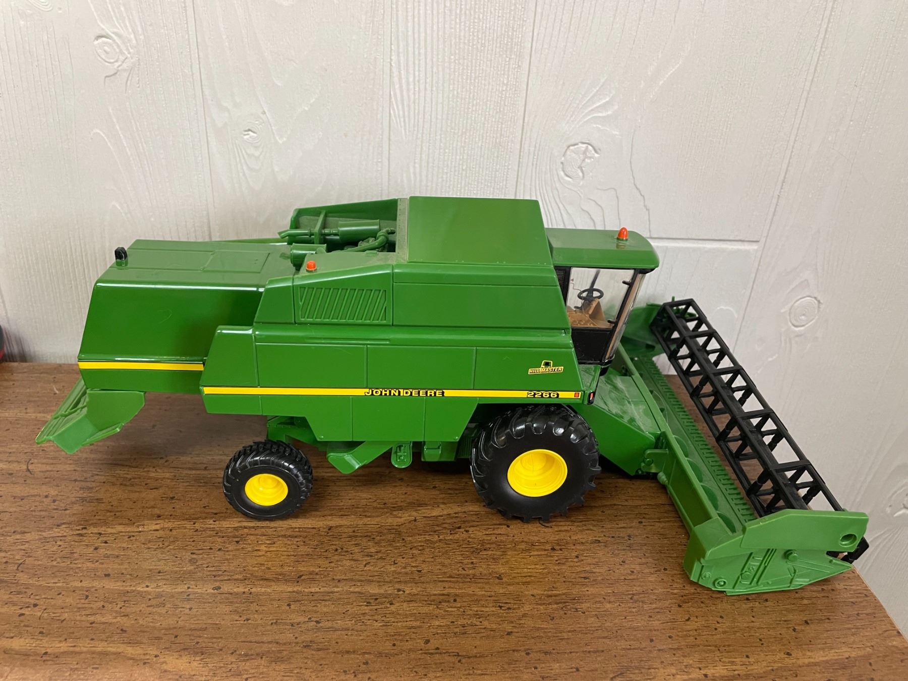 Die Cast Vehicle , John Deere 2266 Combine harvester