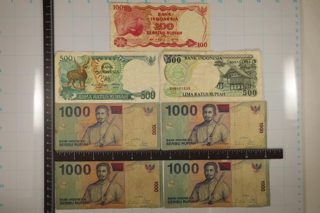 7 INDONESIA BILLS:1984-100 RUPIAH, 1988-500 RUPIAH