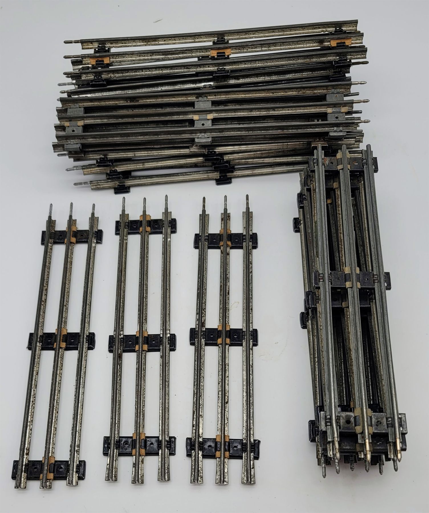 Lionel 3 Rail O Gauge Track 18 Curves And 21 Straights