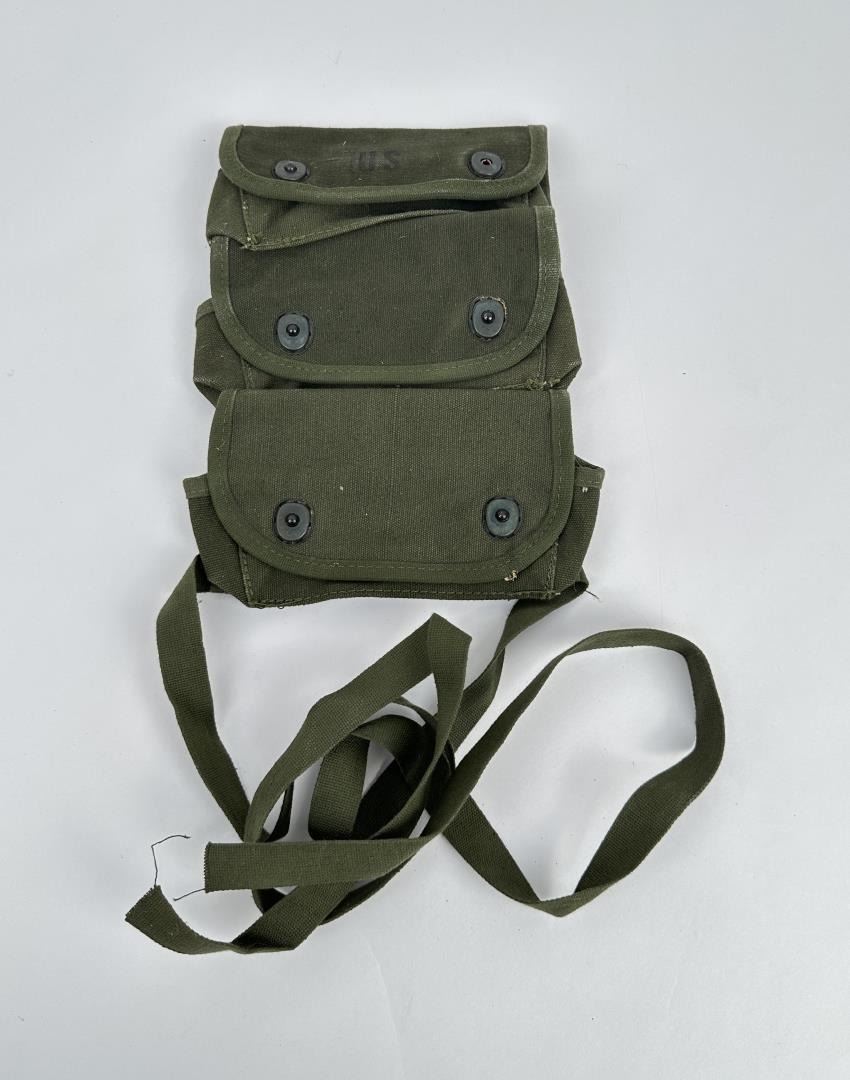 Vietnam War M18 Smoke Grenade Pouch