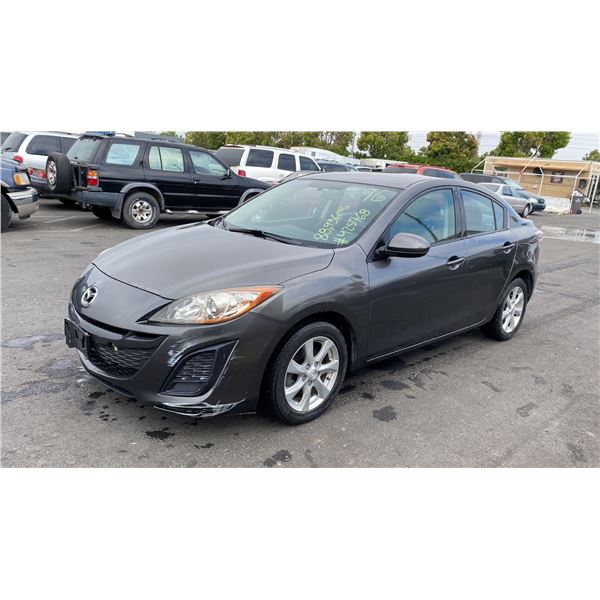 2011 Mazda 3i Touring
