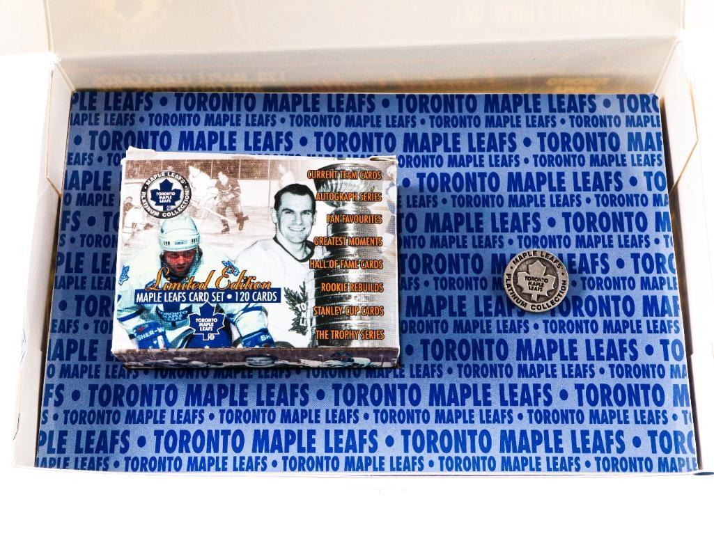 Toronto Maple leafs Limited Edition - 120 Cards & Collector' Pin