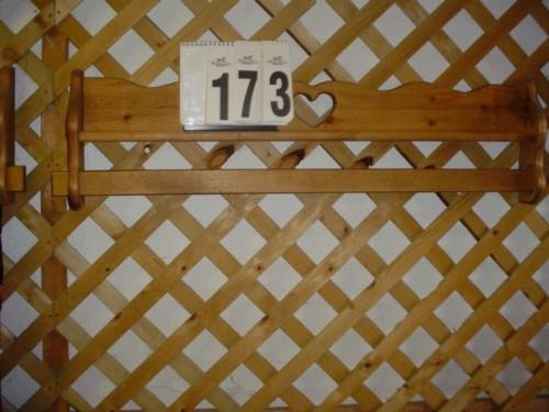 AMISH MADE PINE WALL MOUNT QUILT RACK W/2" SHELF