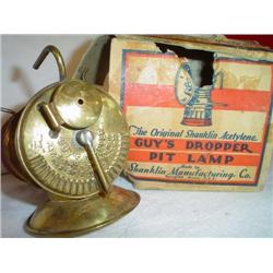 Guys Dropper Pit Lamp with box.